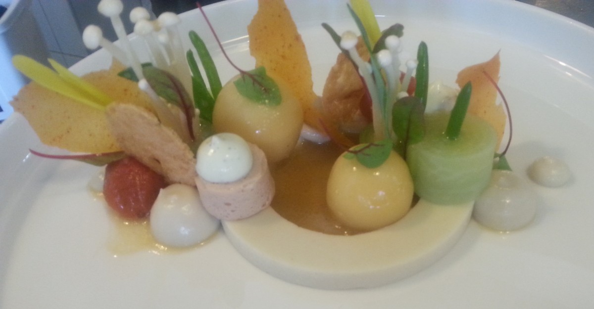 Komkommer, couscous, ui, zachte schapenkaas, brioche | Puur! uit eten ...